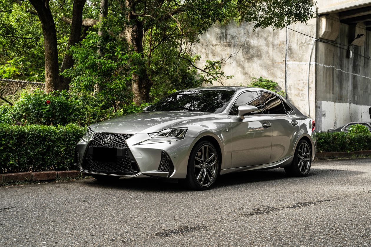 2018 LEXUS IS300 F Sport 全套影音 #7758 LEXUS第三方認證 - 船長車庫