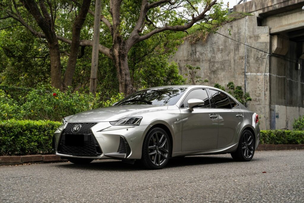 2019 LEXUS IS300 F Sport 全套影音#8425 LEXUS第三方認證 - 船長車庫