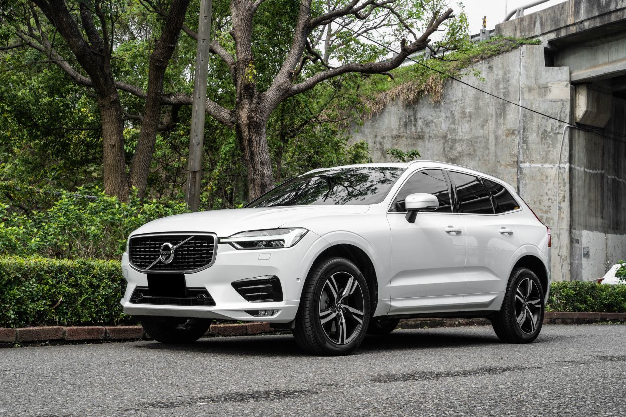 2018 VOLVO XC60 T6 R-Design AWD 全滿配#0395 VOLVO第三方認證 - 船長車庫